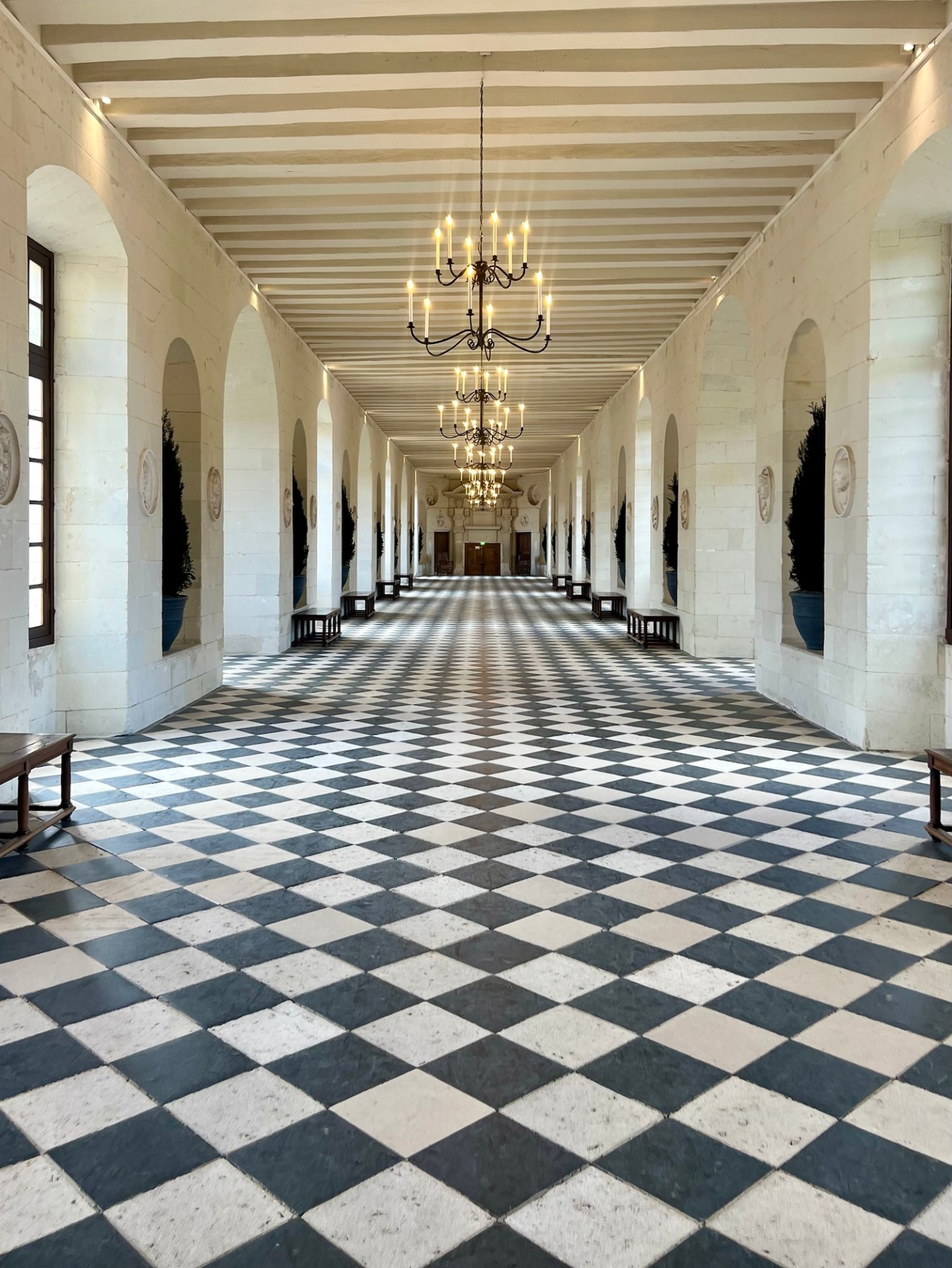 Life lessons I learned from the French (part 1) – The Younger Wine